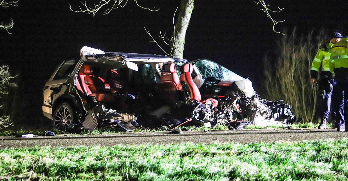 Vier gewonden bij ernstig ongeluk tussen Wergea en Warten - Omrop Fryslân