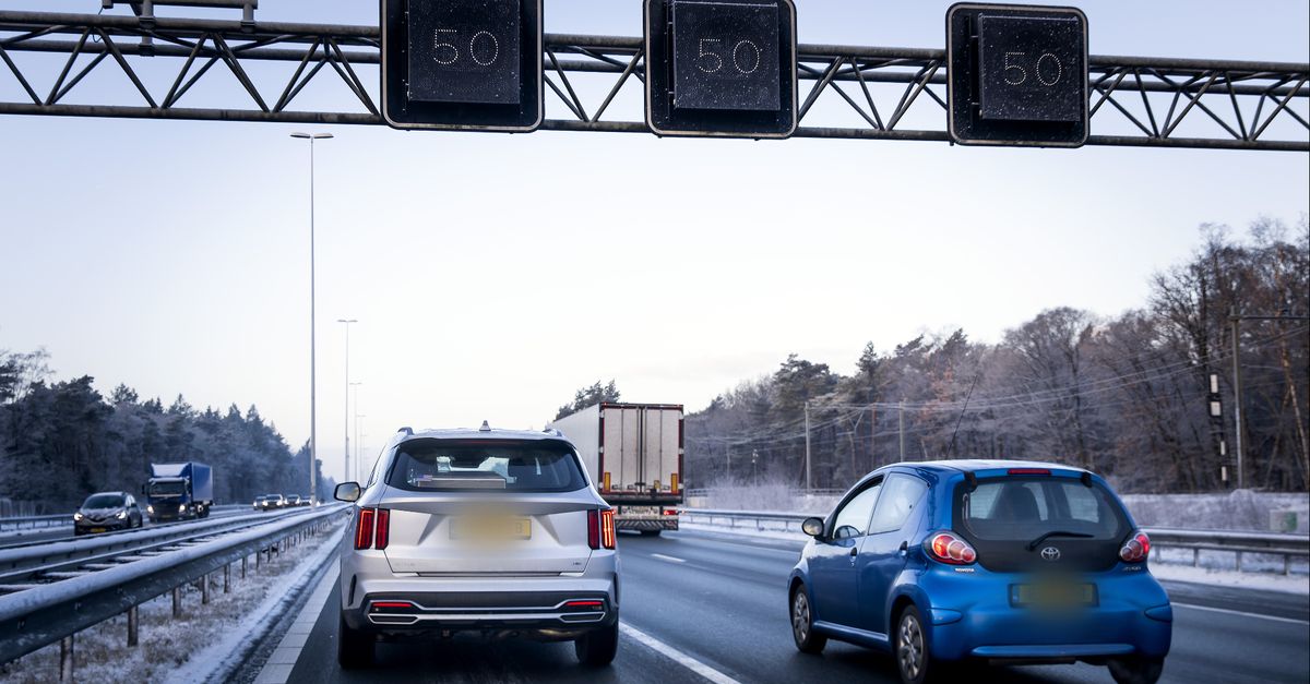 Code geel vanwege gladheid, verkeerschaos blijft uit in Midden ...