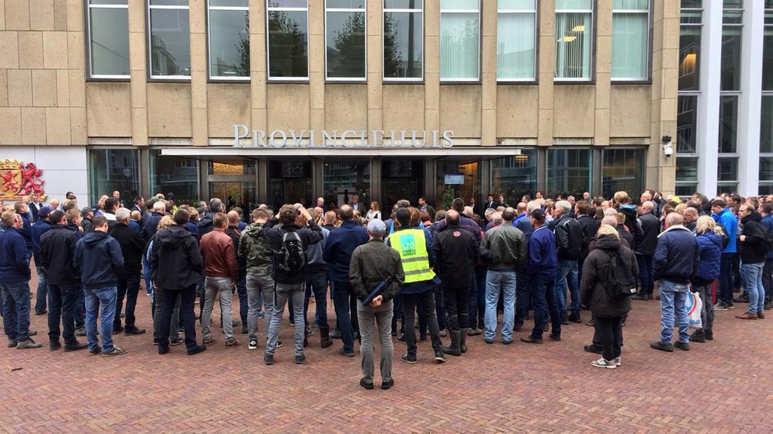 Zon 200 Boeren Protesteren Bij Provinciehuis In Den Haag Omroep West
