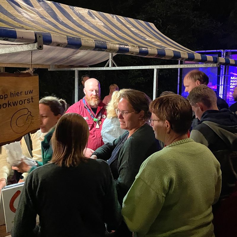 Het Shakespeare Theater en warme worsten, een populaire combinatie ...