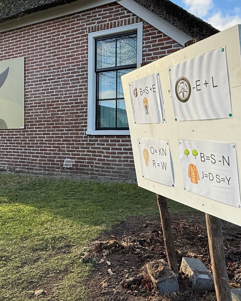 Levensgroot houten standbeeld Harry Muskee in Grolloo verdwenen ...