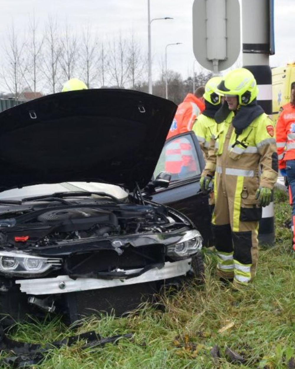Twee gewonden en ravage bij zware crash - Omroep Gelderland