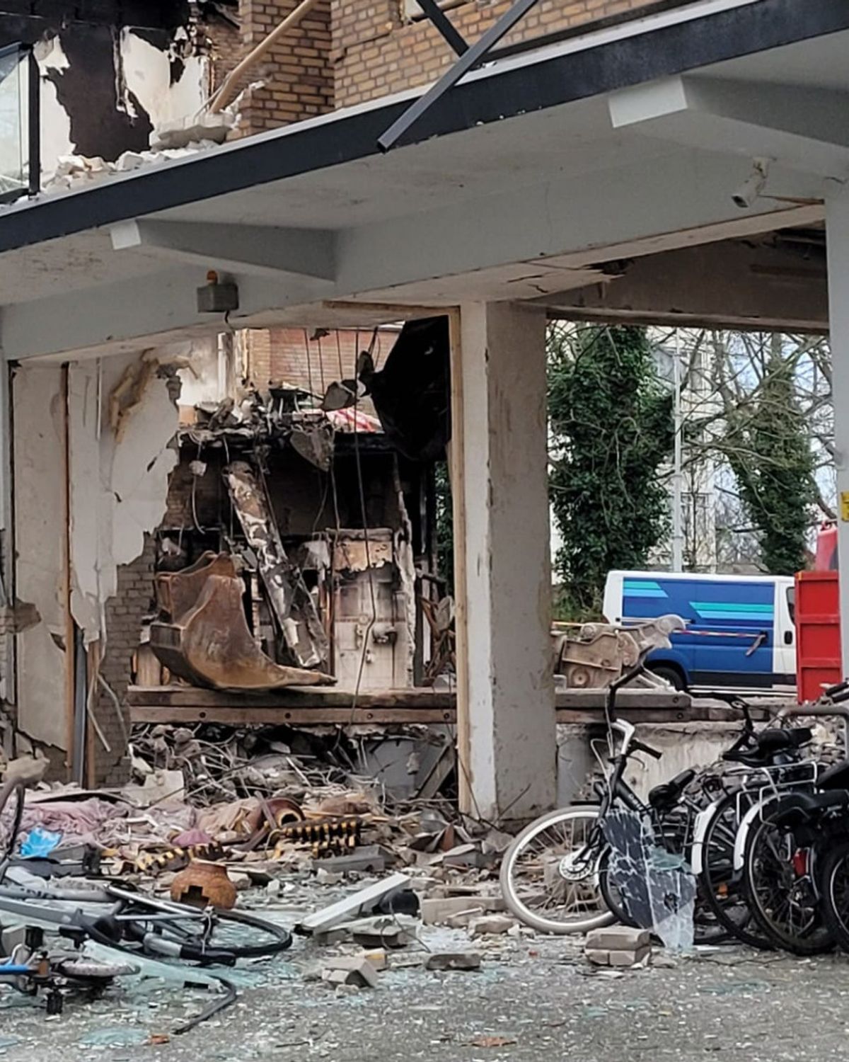 Drie mensen aangehouden vanwege explosie Tarwekamp in Den Haag - Omroep ...