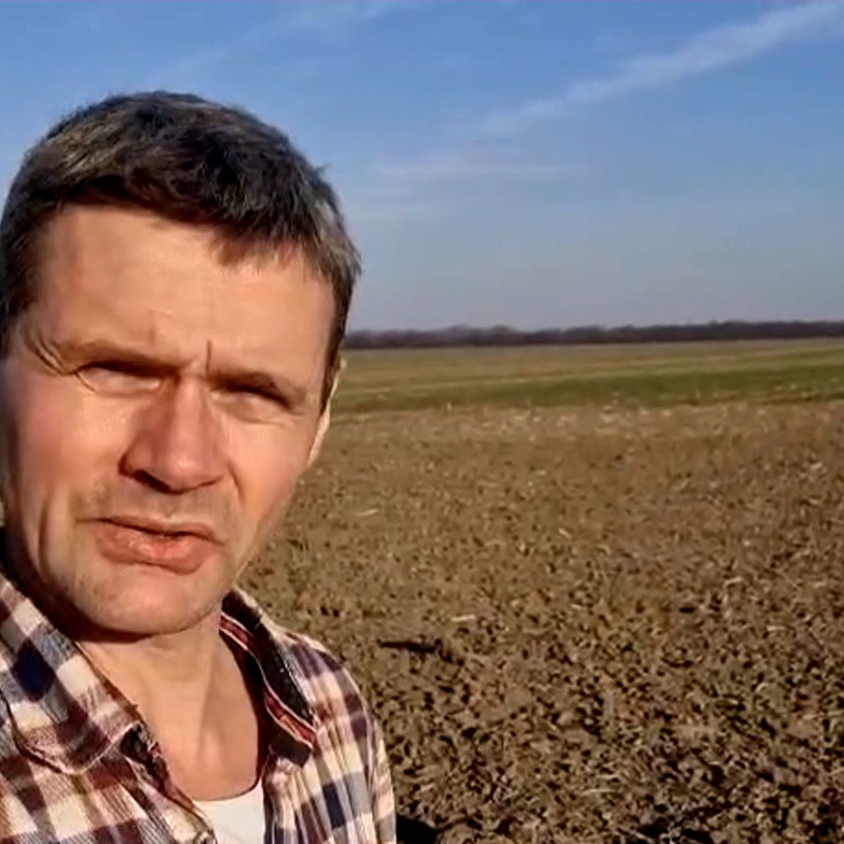 Boer Kees naast krater waar neergehaalde drone ontplofte: 'Blijf Oekraïne steunen' - RTV Noord