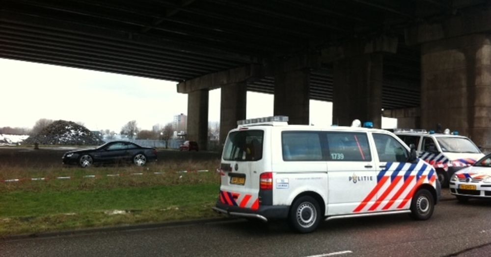 Recherche zoekt vrouw die bij vermoorde Cuma Pinar in auto zat - Rijnmond
