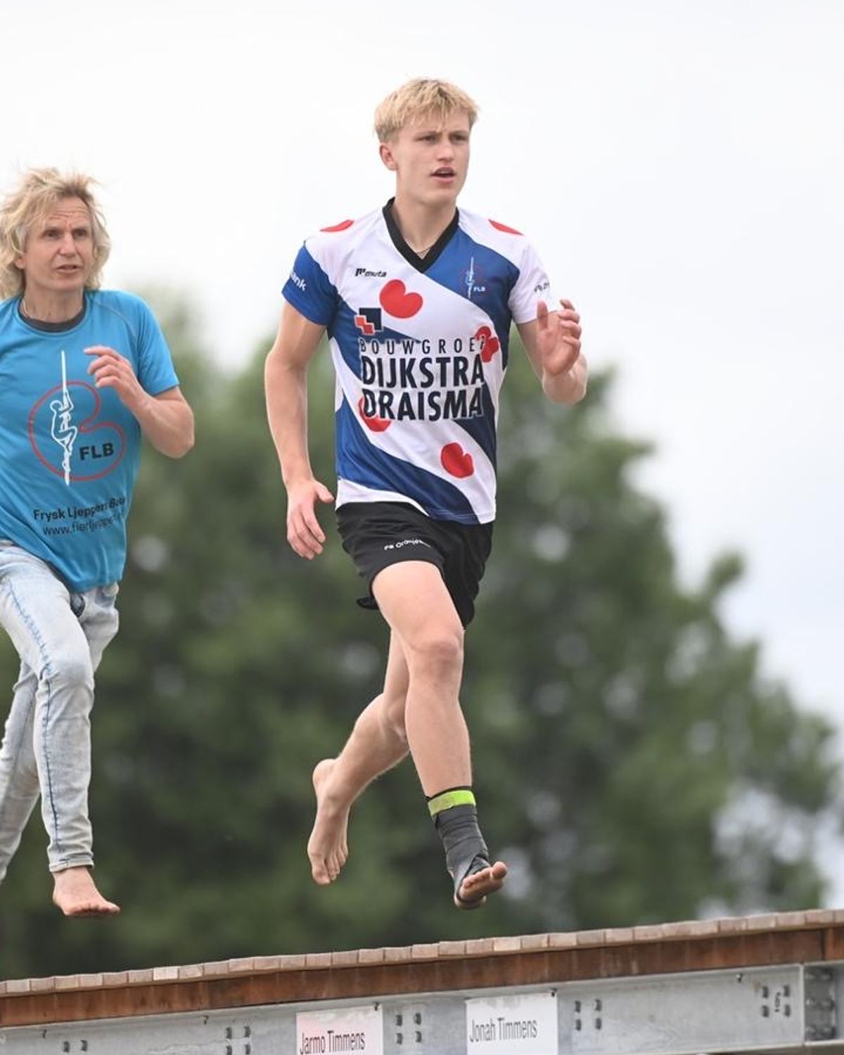 Coachende heit helpt fierljepper Germ Terpstra: "As lytse poppe woe hy ...