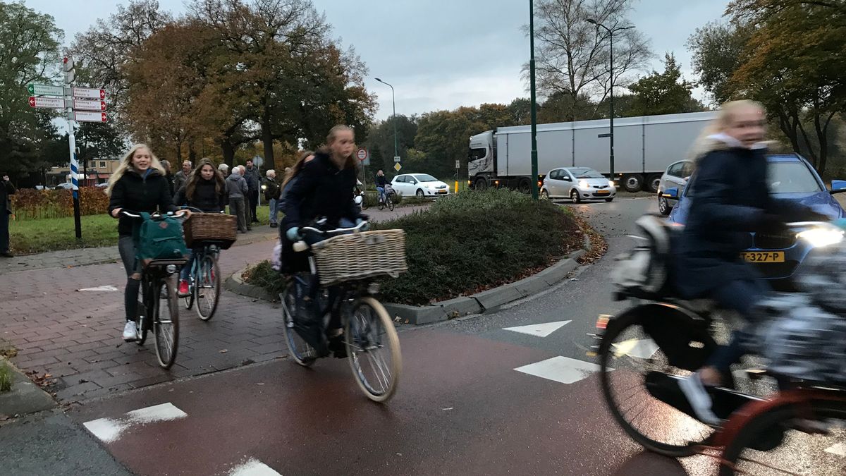 Buurtcomité en provincie vinden elkaar bij onveilige rotonde Leersum ...