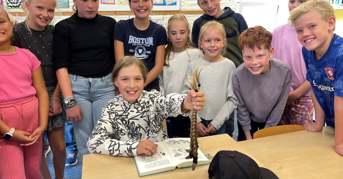 Klasgenootjes knippen haar van Julian (10) uit Enschede - Oost
