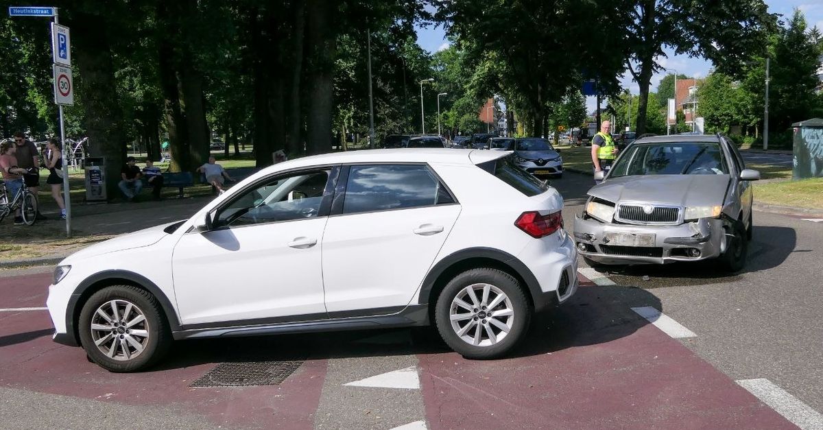 112 Nieuws: Twee gewonden bij botsing | Minderjarige brommerrijder ...