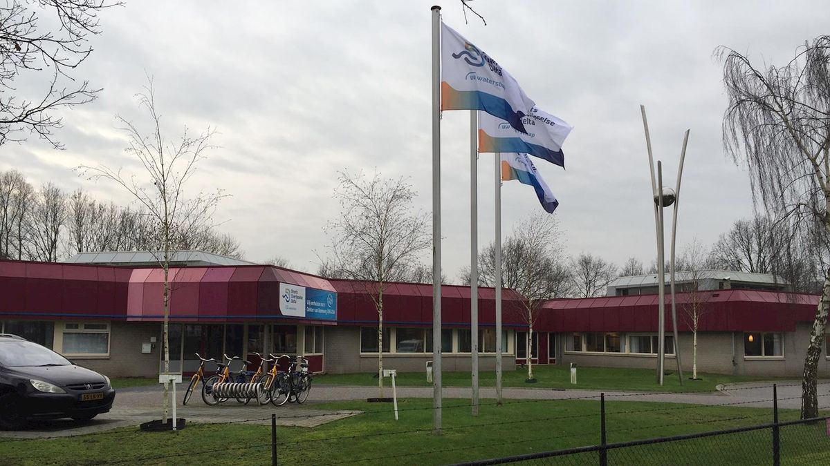 Zwolle onderzoekt locaties voor azc, oude kantoorpand waterschap in ...