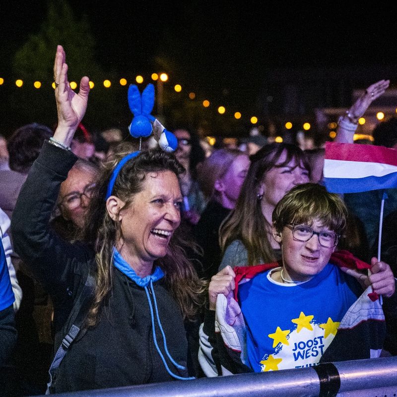 Lopend Vuur: Laten we maar stoppen met dat Eurovisie Songfestival - RTV ...