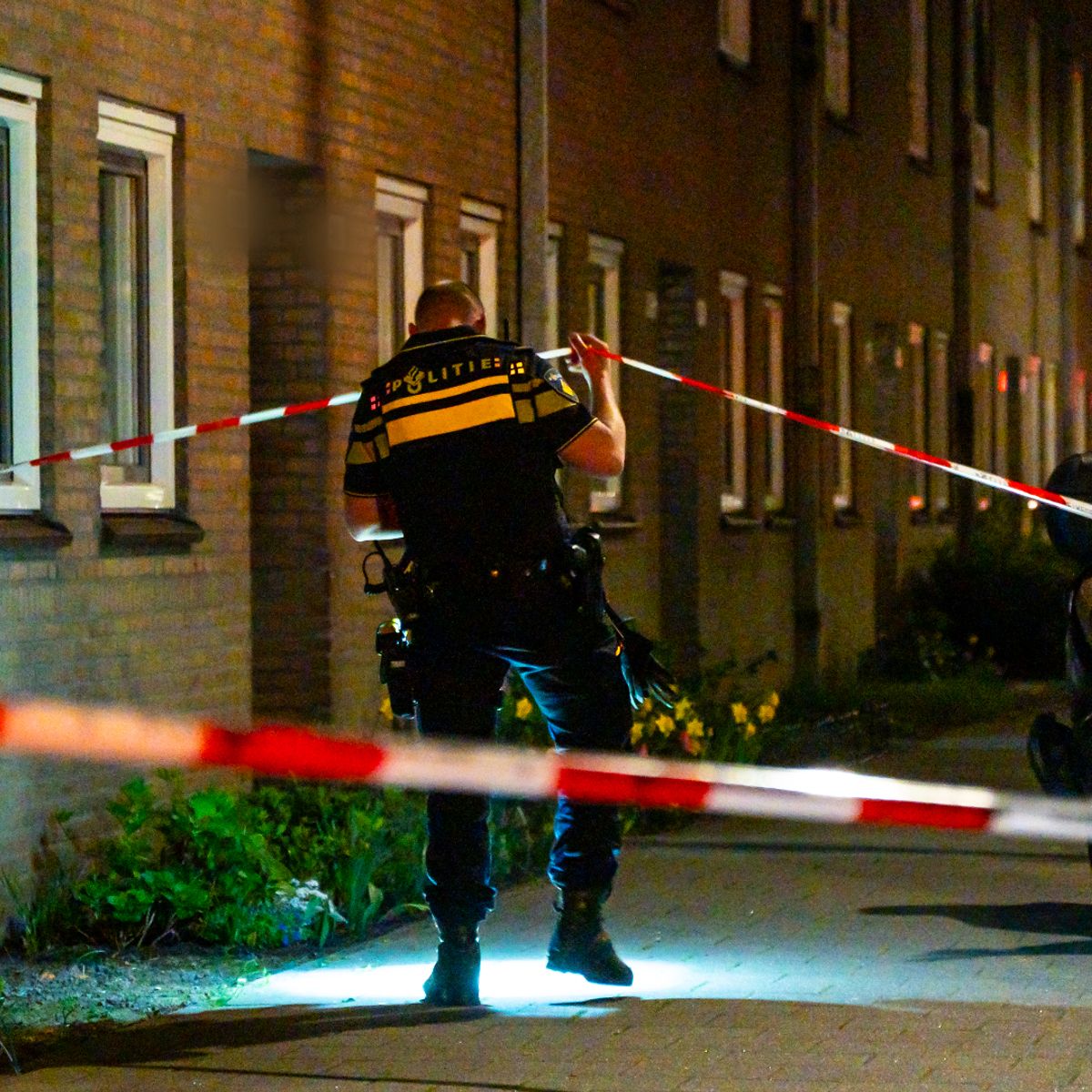 Steekpartij na mogelijke burenruzie, verdachte na vlucht gepakt bij tankstation - Rijnmond