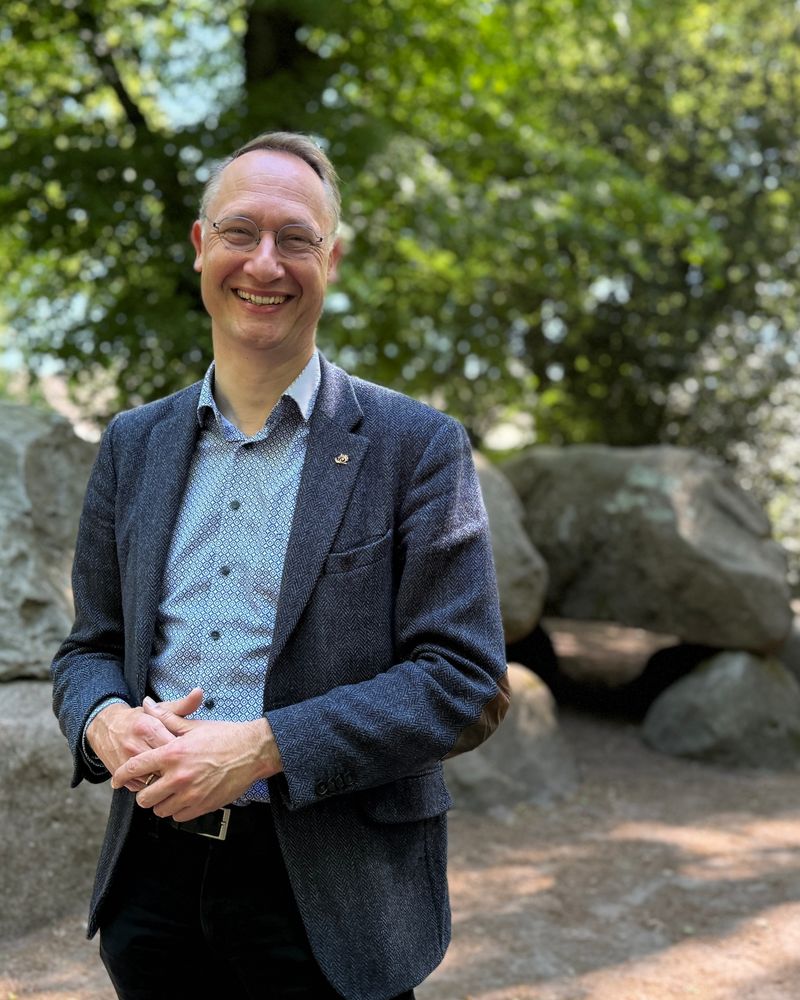 Jan Seton loopt tien jaar rond als burgemeester in Borger-Odoorn: keukentafel als kracht - RTV ...