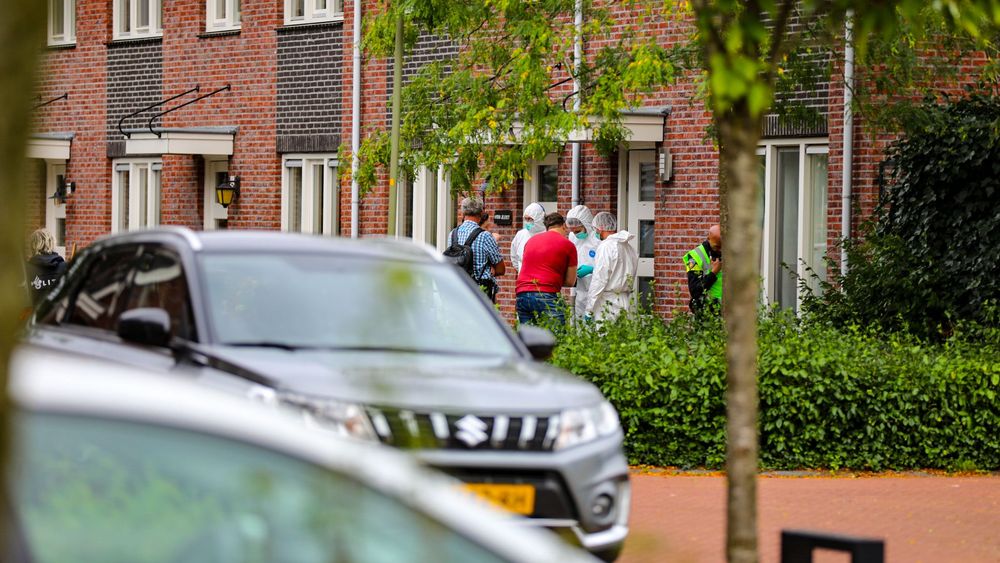 Schok na vondst dode man en gewonde in Eerbeek: 'Dit is niet goed' - Omroep Gelderland