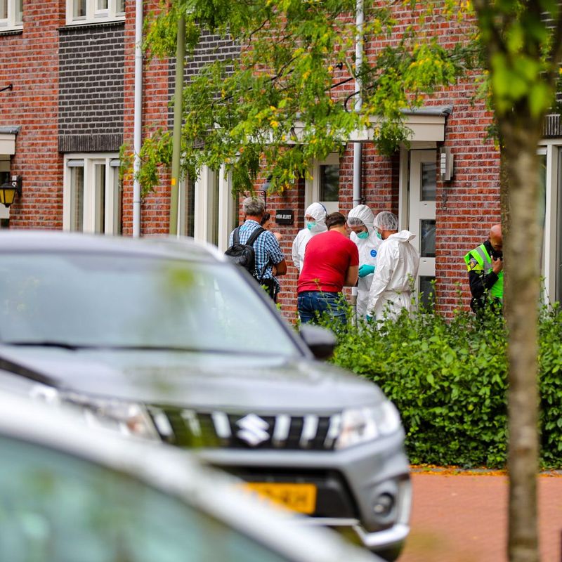 Schok na vondst dode man en gewonde in Eerbeek: 'Dit is niet goed' - Omroep Gelderland