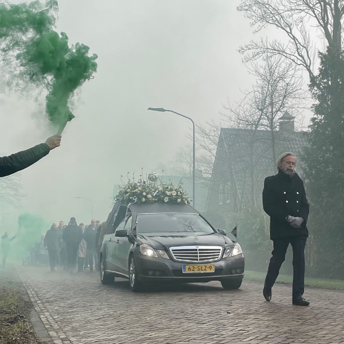 Borger kleurt groen-wit bij afscheid van FC-supporter Wouter - RTV Noord