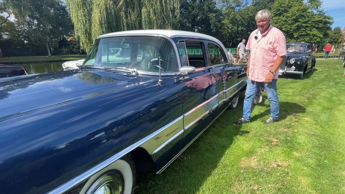 Park Rusthoff in Sassenheim vol oldtimers: 'Ik rijd in een Donald Duck ...