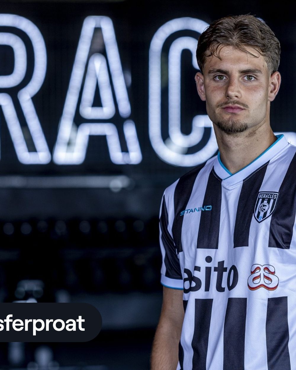 Heracles licht koopoptie en bindt Walid Ould-Chikh voor drie jaar - Oost