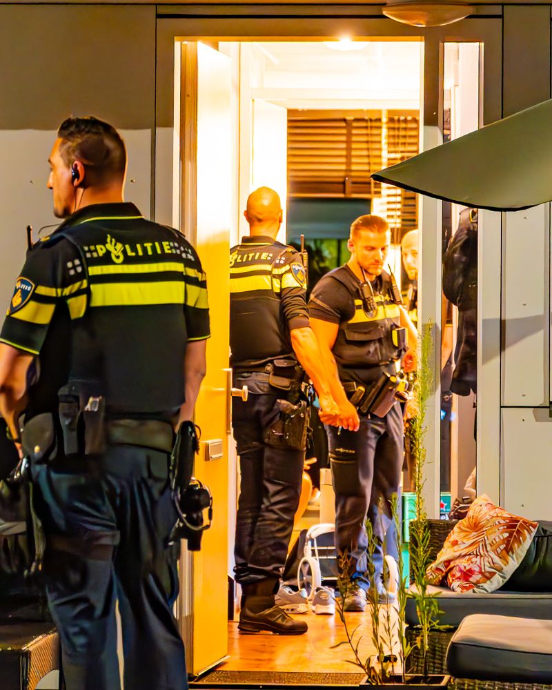 Man gewond bij steekpartij, verdachte rent weg - Rijnmond