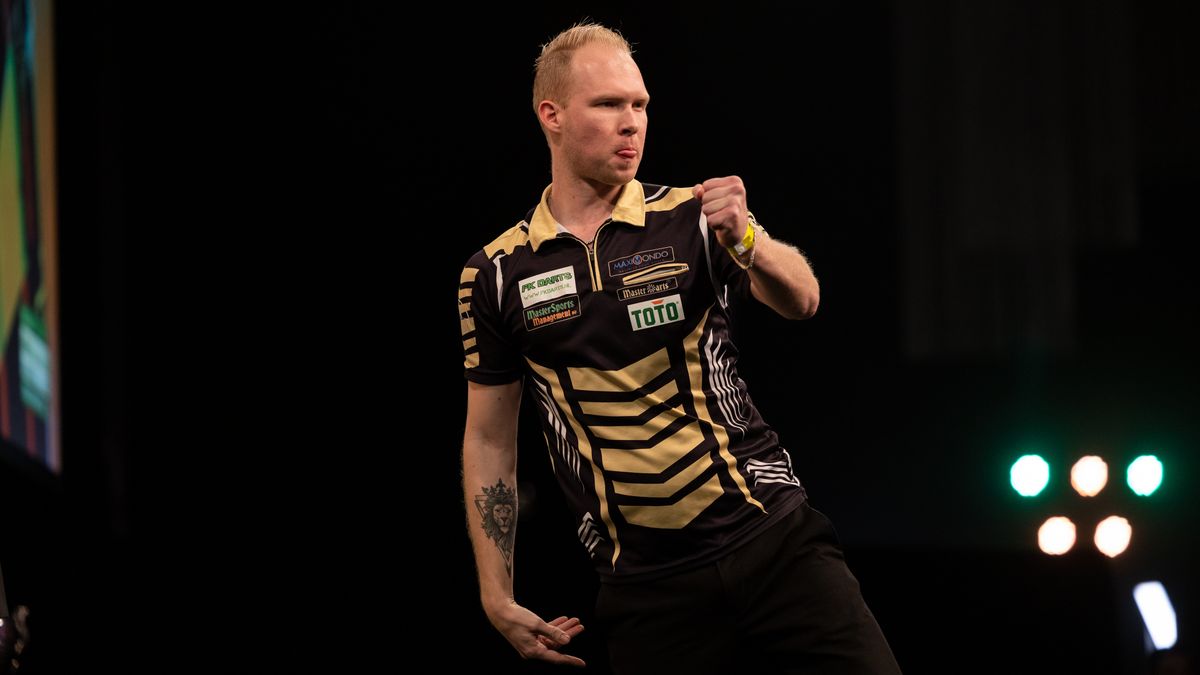 Darter Dennie Olde Kalter eenvoudig naar achtste finales WK WDF - Oost