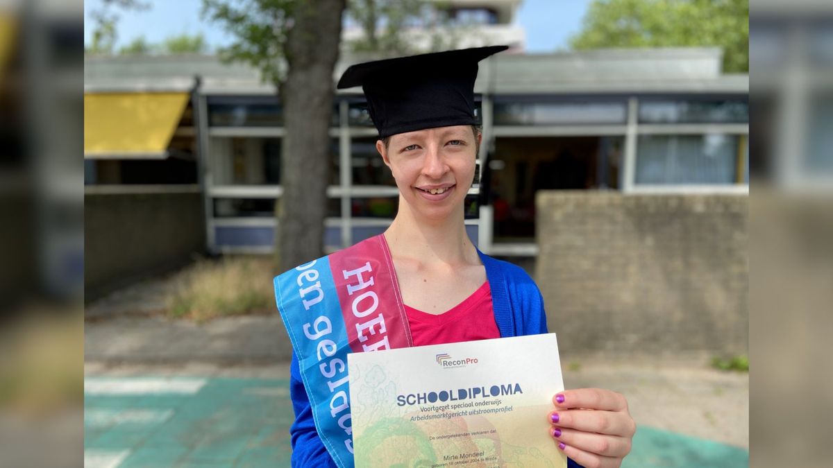 Mirte kon door haar beperkingen niet naar een gewone school, nu krijgt ...