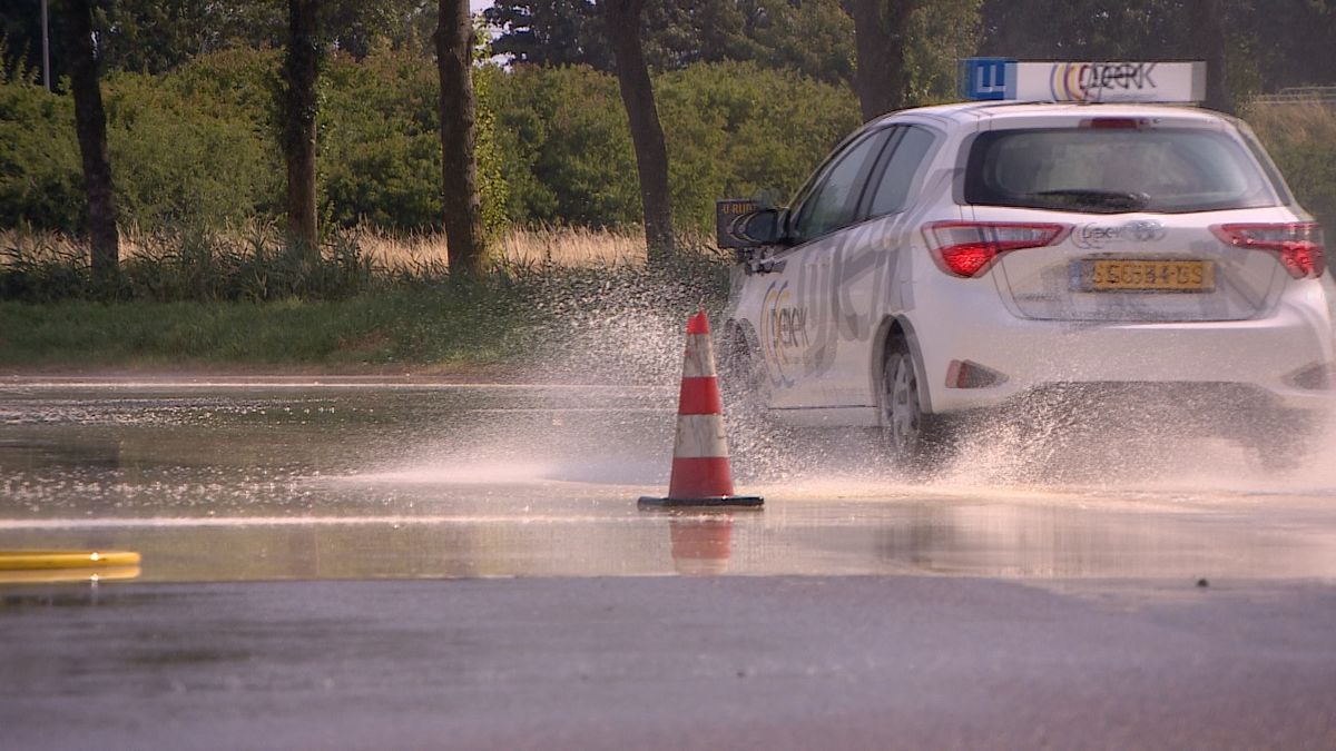 Meerdere ongelukken door gladde wegen - Omroep Zeeland
