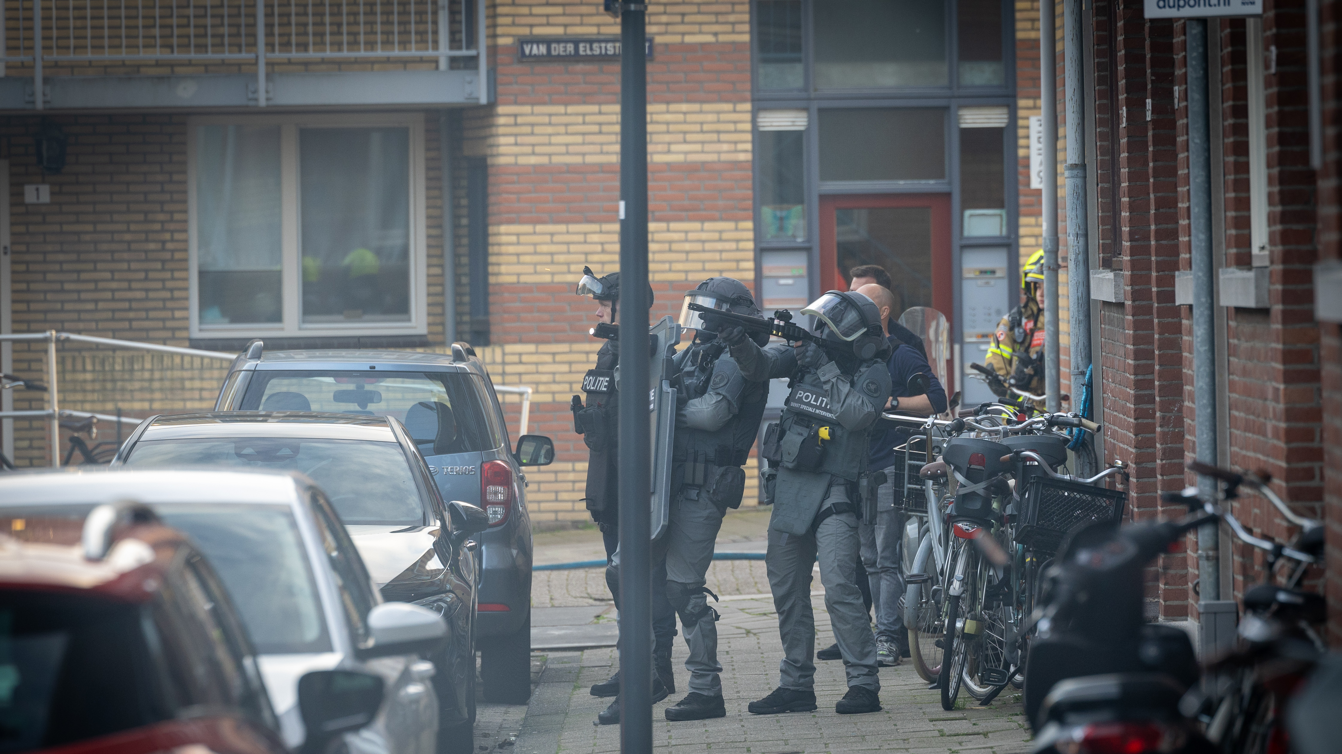 Verwarde man die woning in brand dreigde te steken is aangehouden ...