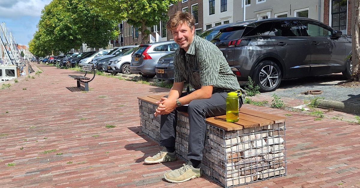 Nieuwe bankjes uit de oude kademuur: 'Om op te zitten en een nieuw ...