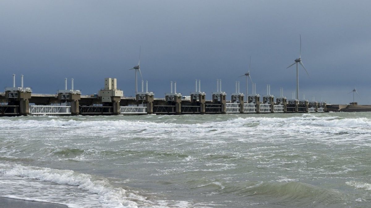 Harde wind en hoog water: zo beleefde Zeeland deze dag - Omroep Zeeland