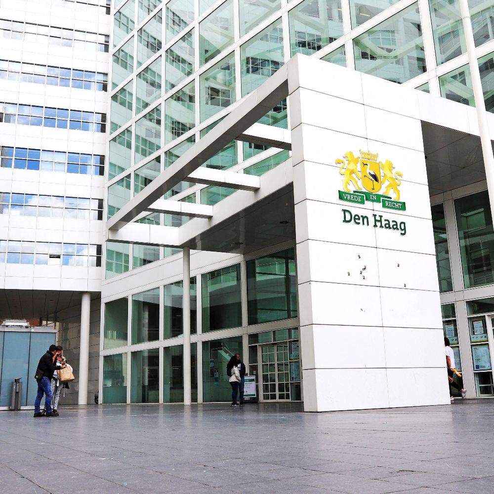 Den Haag verlaagt maximum uurtarief van externe medewerkers: 'Terug ...