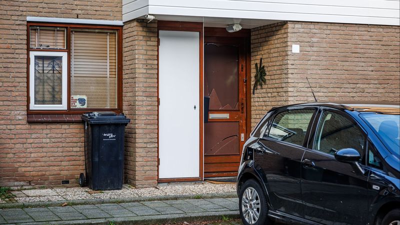 Verdachte schietpartij Zwijndrecht nog spoorloos, politie vindt vluchtauto en zet klopjacht op ...