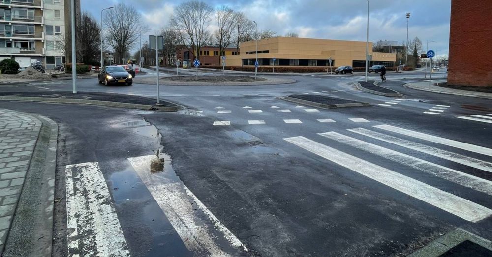 Werk aan rotonde Vondellaan na half jaar weer hervat: week volledig ...