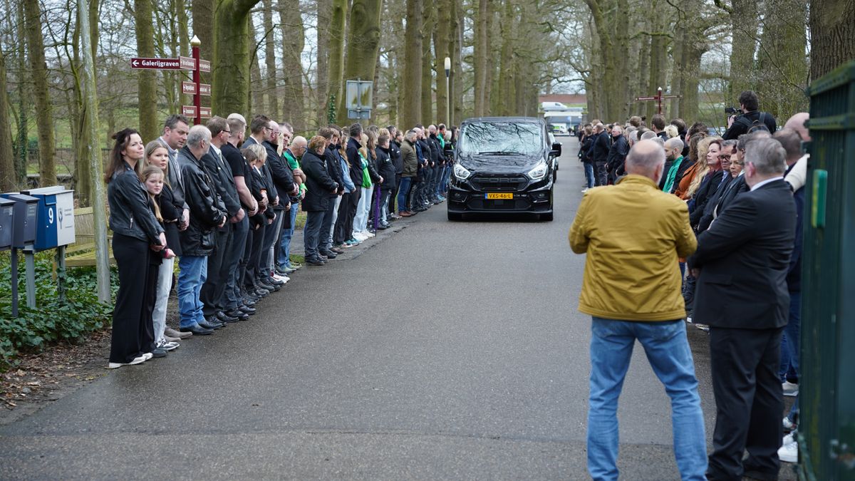 Indrukwekkend afscheid van Peter Bloemink, die om het leven kwam bij ...
