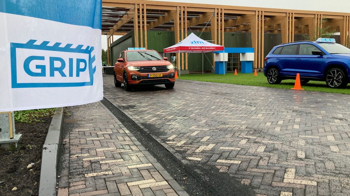 Speciale verkeersles voor jongeren: 'Ik mocht de bestuurder afleiden ...