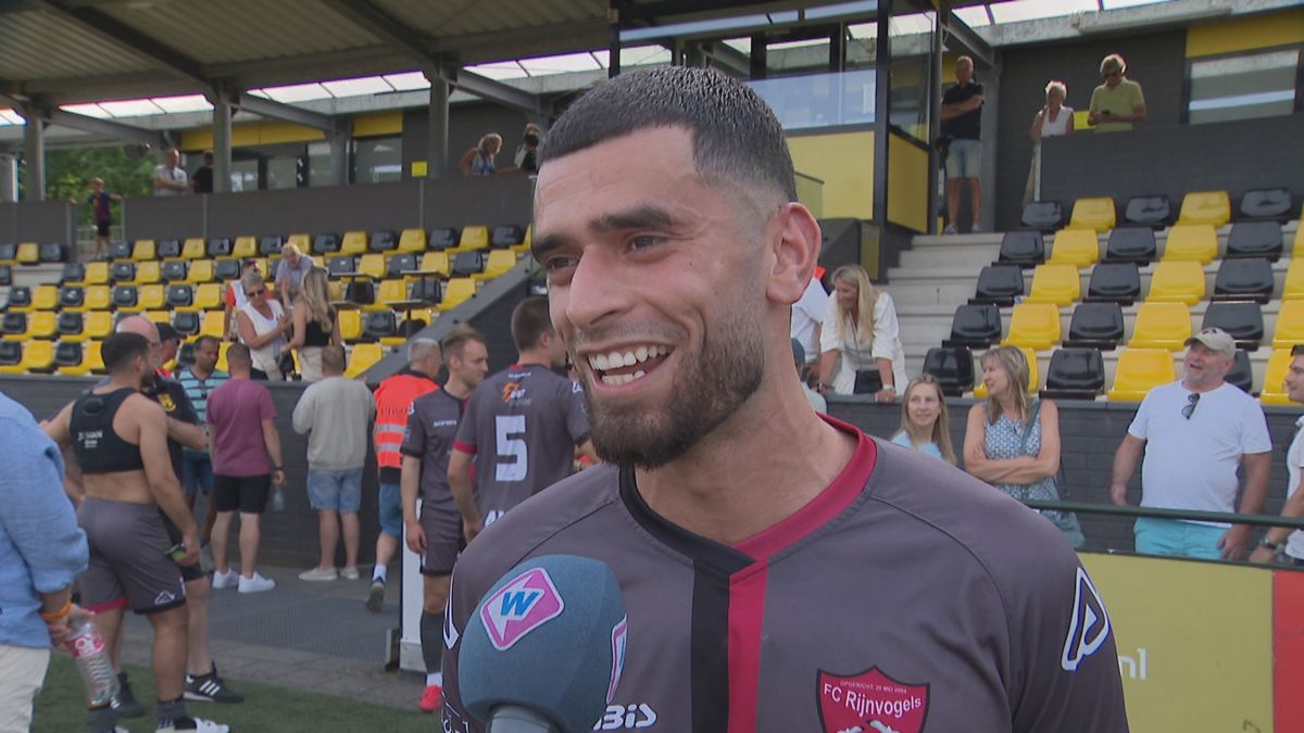 Getergde invaller Yassin Kaabouni (FC Rijnvogels) haalt gram in het ...