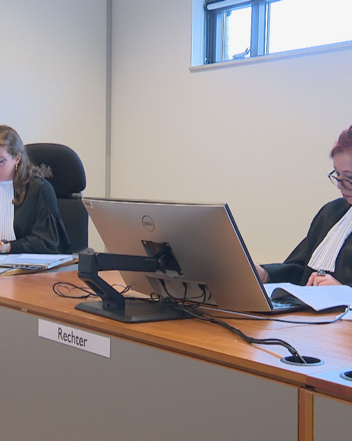 Rijdende rechter 2.0, wijkrechtspraak voor het eerst ingezet - Omroep West