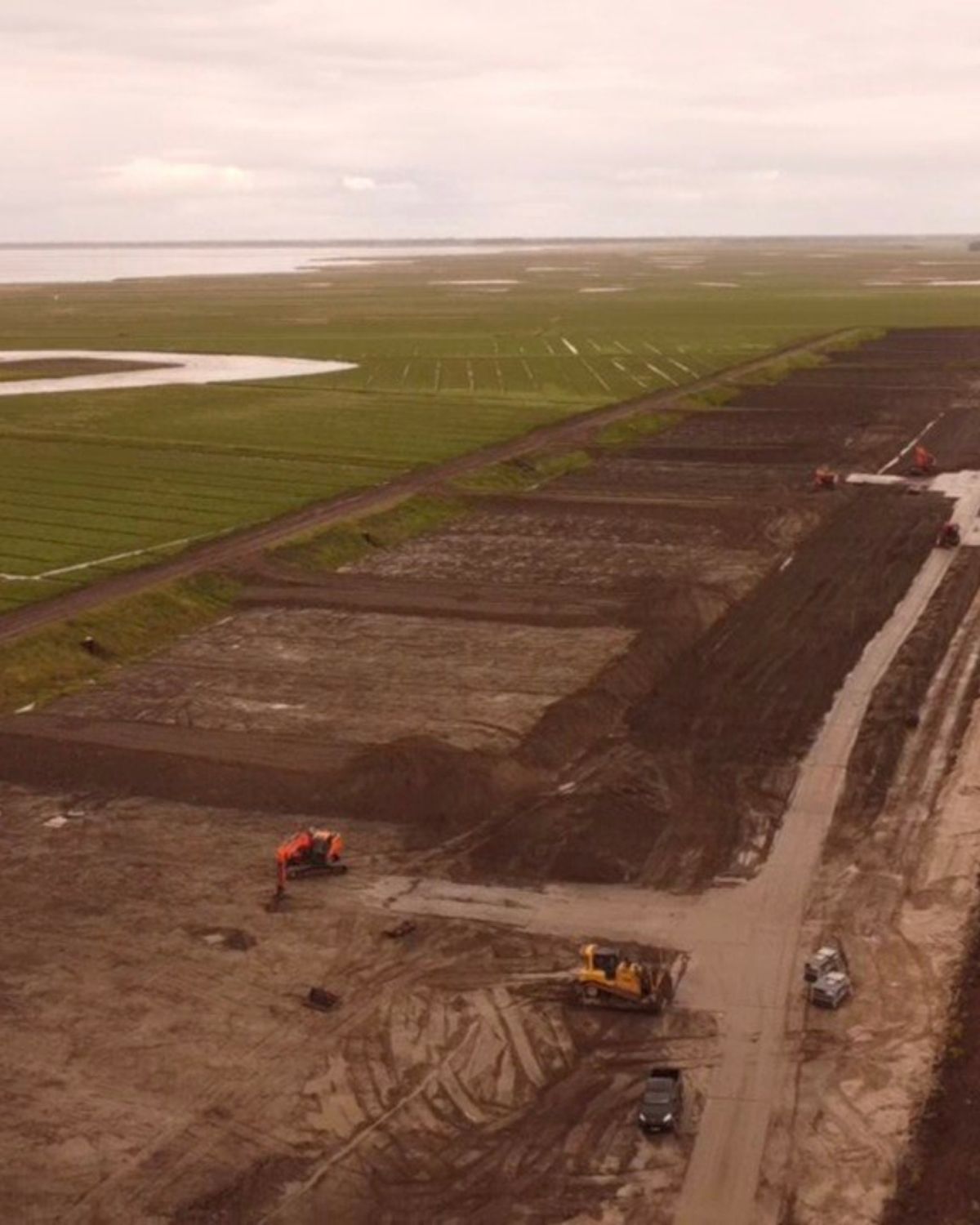 Aanleg brede groene dijk langs de Dollard begonnen: 'Wat we hebben ...