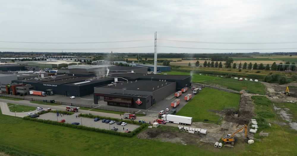 Grote brand in industriële droger bij uienhandel Kapelle, personeel ...