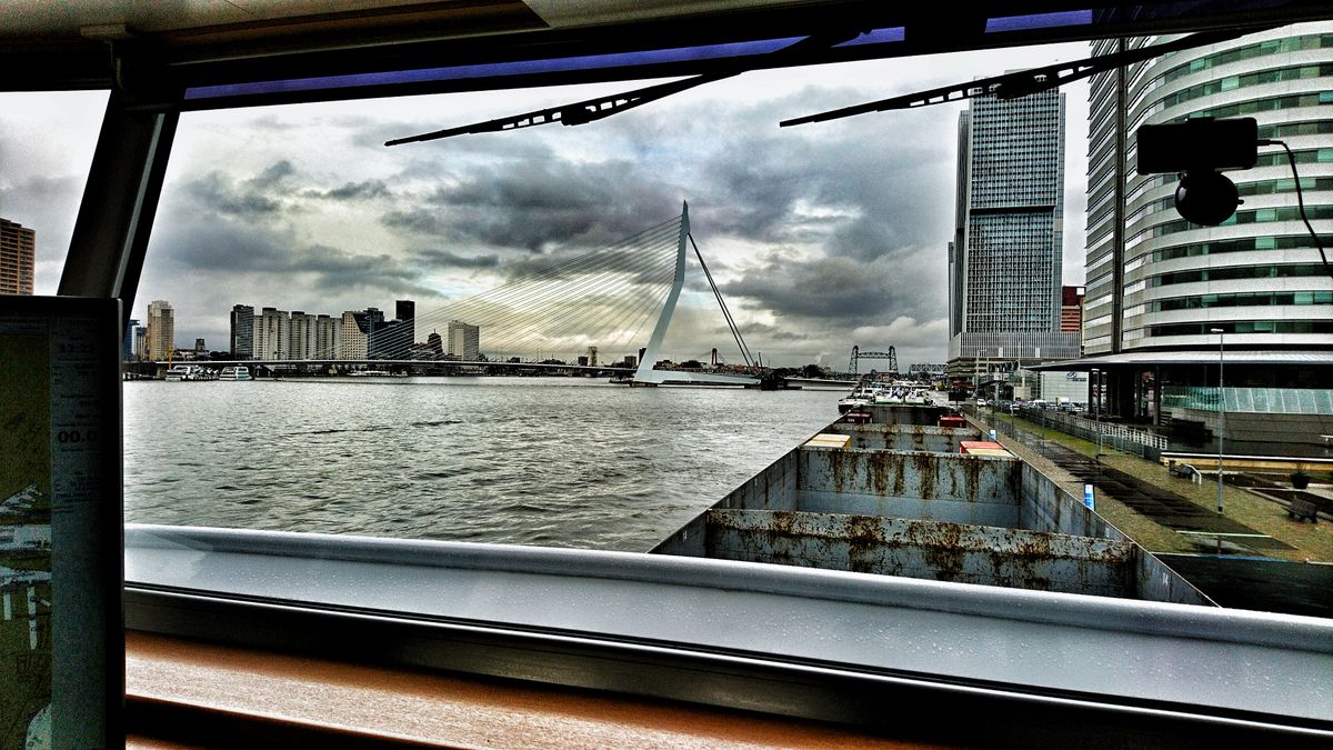 Zelfvarend binnenschip komt eraan - Rijnmond