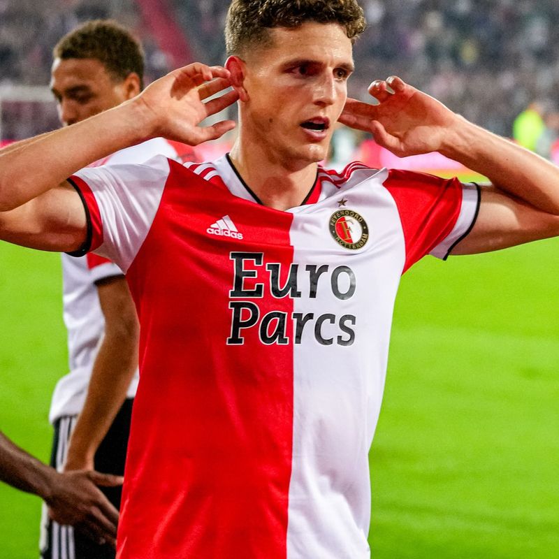 Guus Til, in een mum van tijd publiekslieveling bij Feyenoord: 'Hoe beter hij het doet, hoe ...