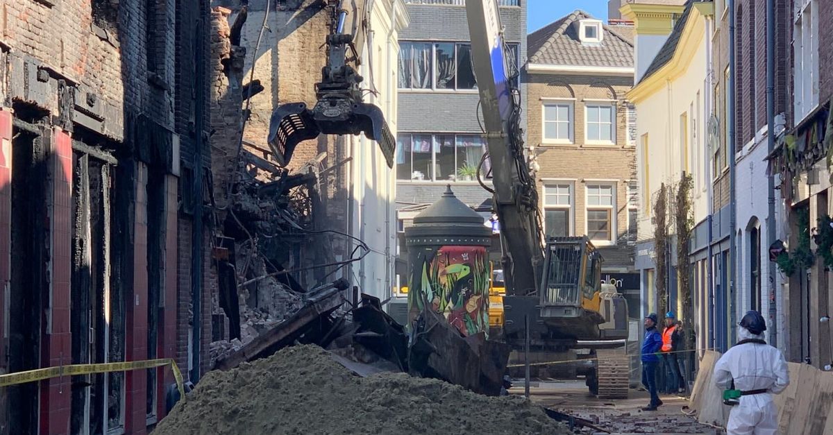 Middeleeuwse muren definitief weg na brand in centrum Arnhem - Omroep ...