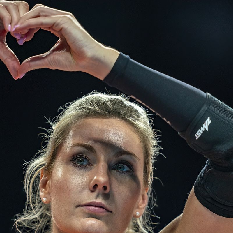 Ervaren Laura Dijkema strijdt met volleybalsters om ticket voor Parijs ...