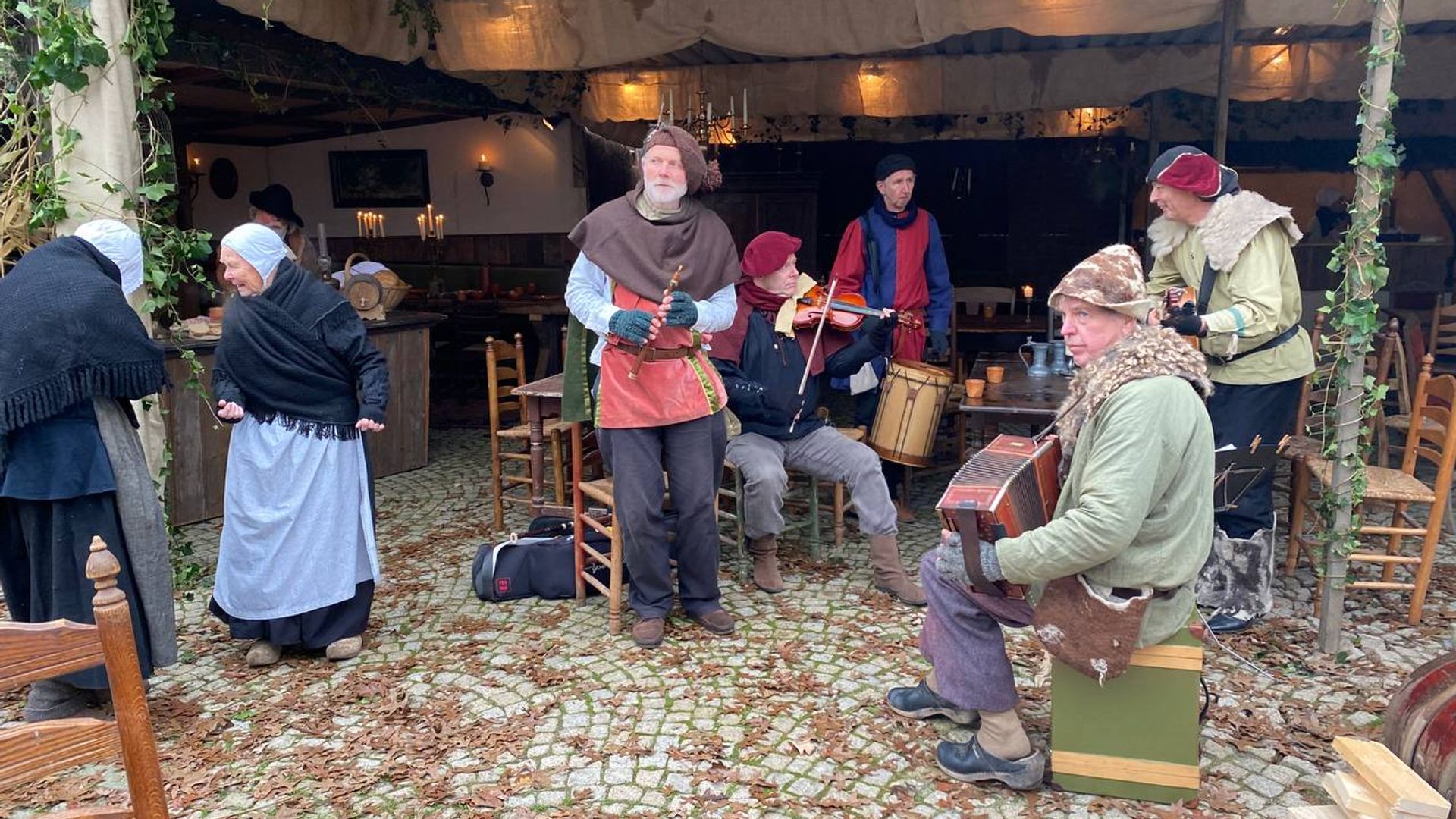 VIDEO Roadtrip langs decemberevenementen: Dickens in Deventer ...