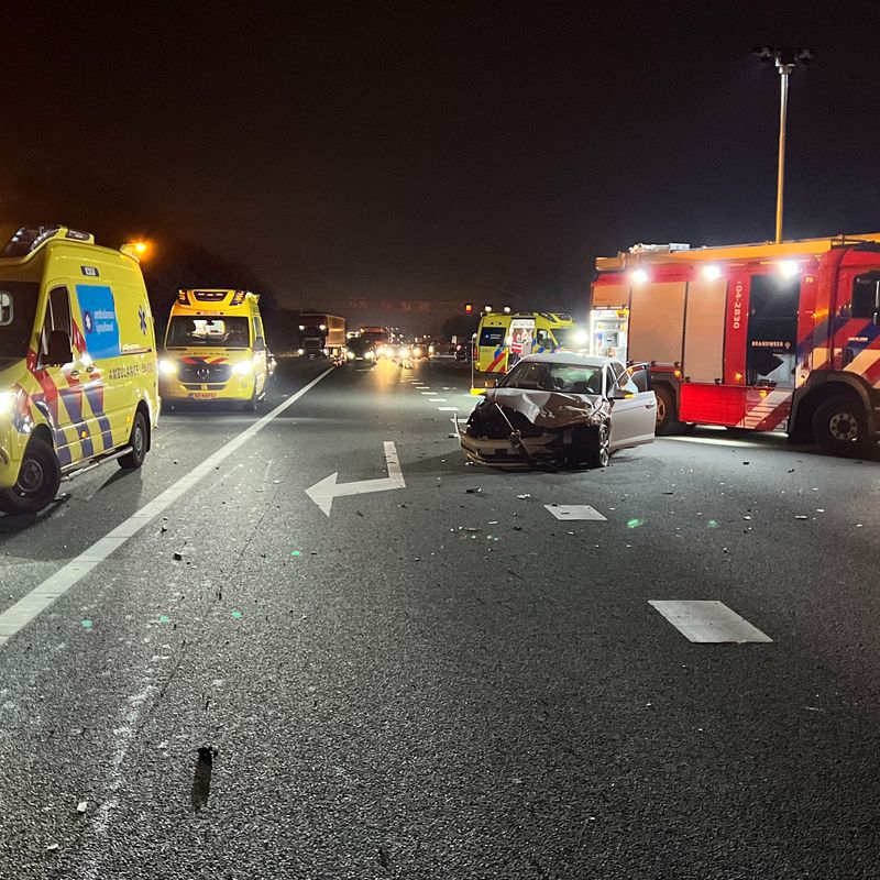 Vijf gewonden bij ongeluk op A1 bij Bathmen, 'snelweg richting Hengelo tot middernacht ...