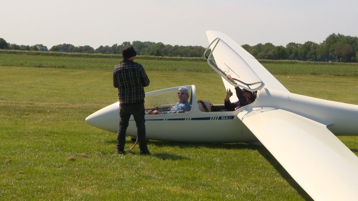 Zweefvliegen boven Grunnen: 'Ik kan de hele wereld aan...' - RTV Noord