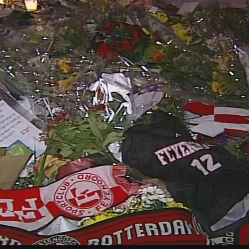 ARCHIEF: Hooligans rellen na afloop van Feyenoord-Borussia Dortmund ...