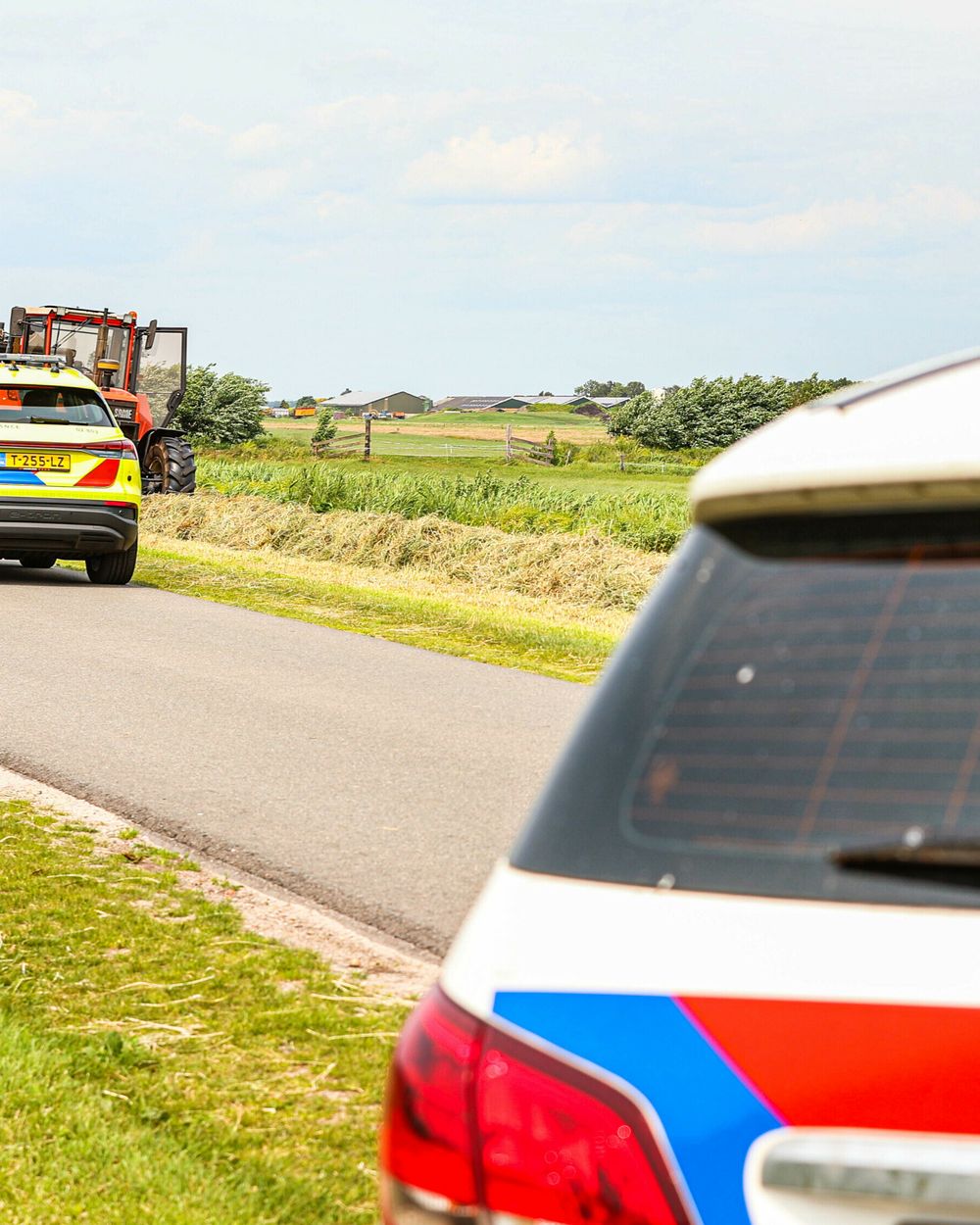 Persoon overleden na ongeluk met hooipers bij Oosterzee - Omrop Fryslân