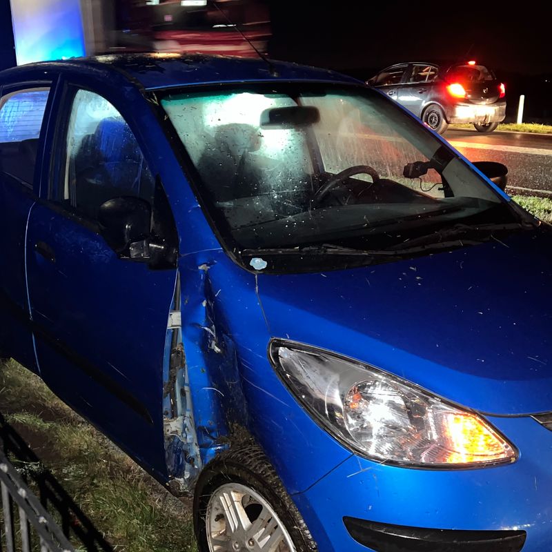 Verkeerschaos en code geel in Overijssel: gladheid zorgt voor ongelukken en overlast - Oost