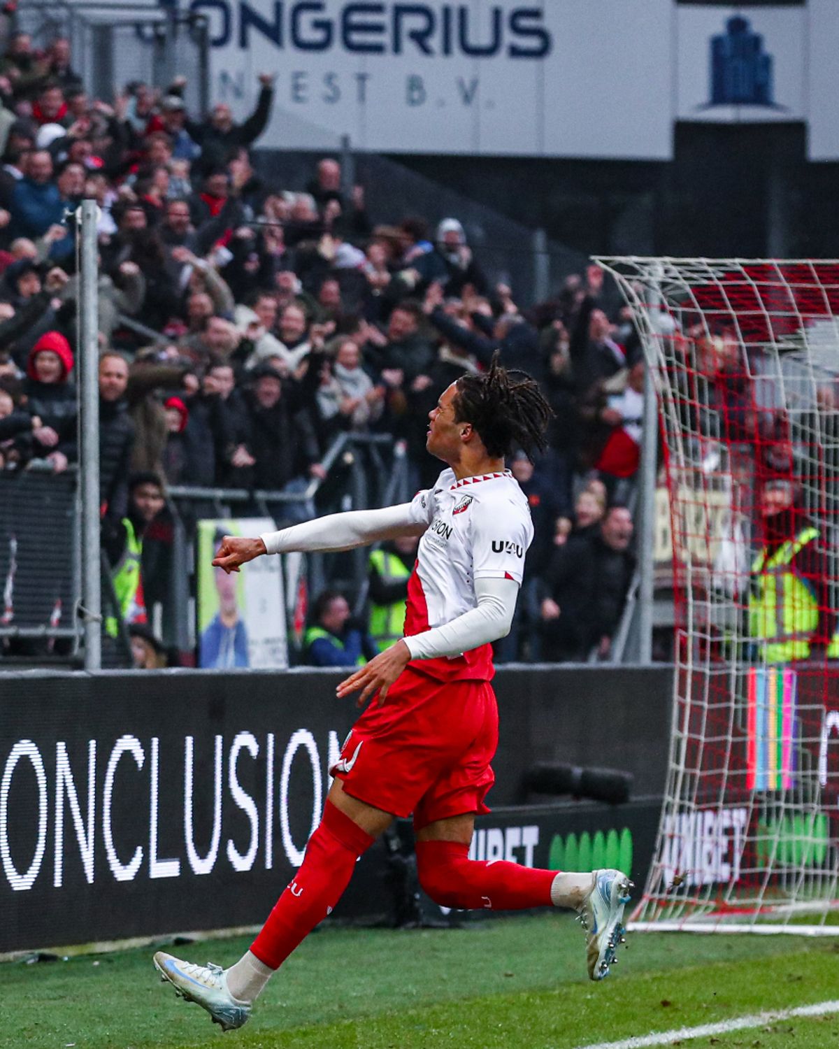 Goudhaantje Blake redt FC Utrecht tegen Go Ahead Eagles: 'Krankzinnige ...