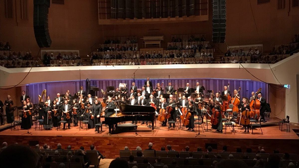philharmonie zuidnederland vanuit Muziekgebouw Eindhoven in het ...